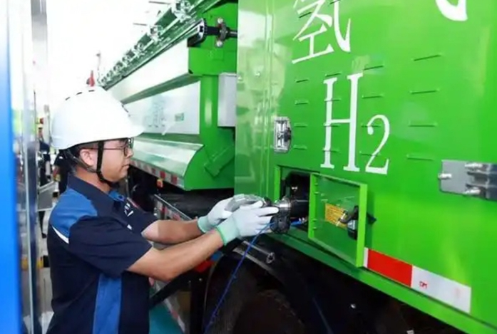 South China's Largest Hydrogen Refueling Station Opens in Guangzhou